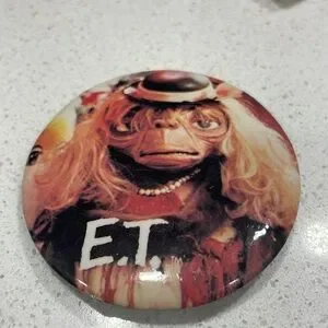 Vintage | Accessories | Vintage Et Movie Pins | Poshmark